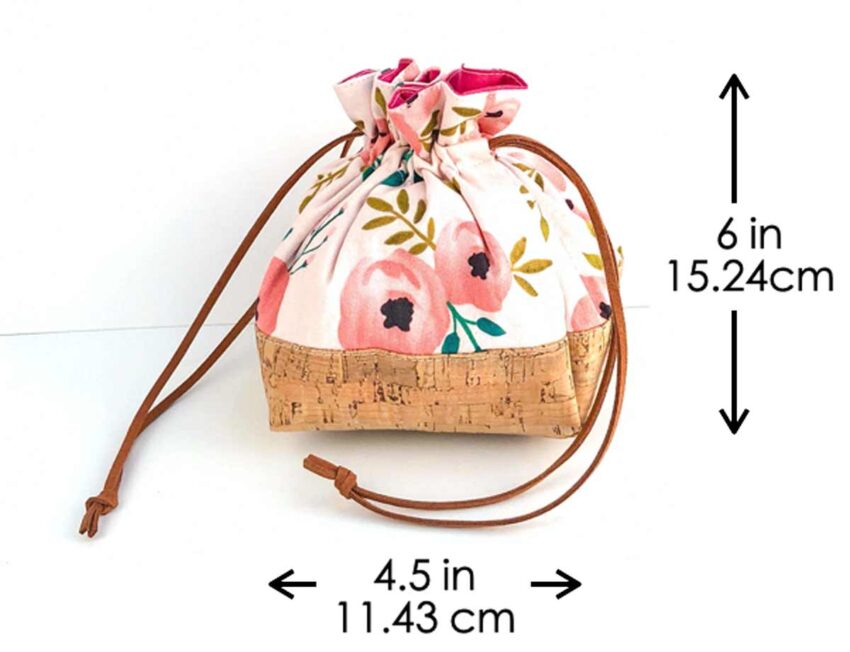 How to Make a Flat, Square Bottom Drawstring Dice Bag (Free Pattern) - MindyMakes
