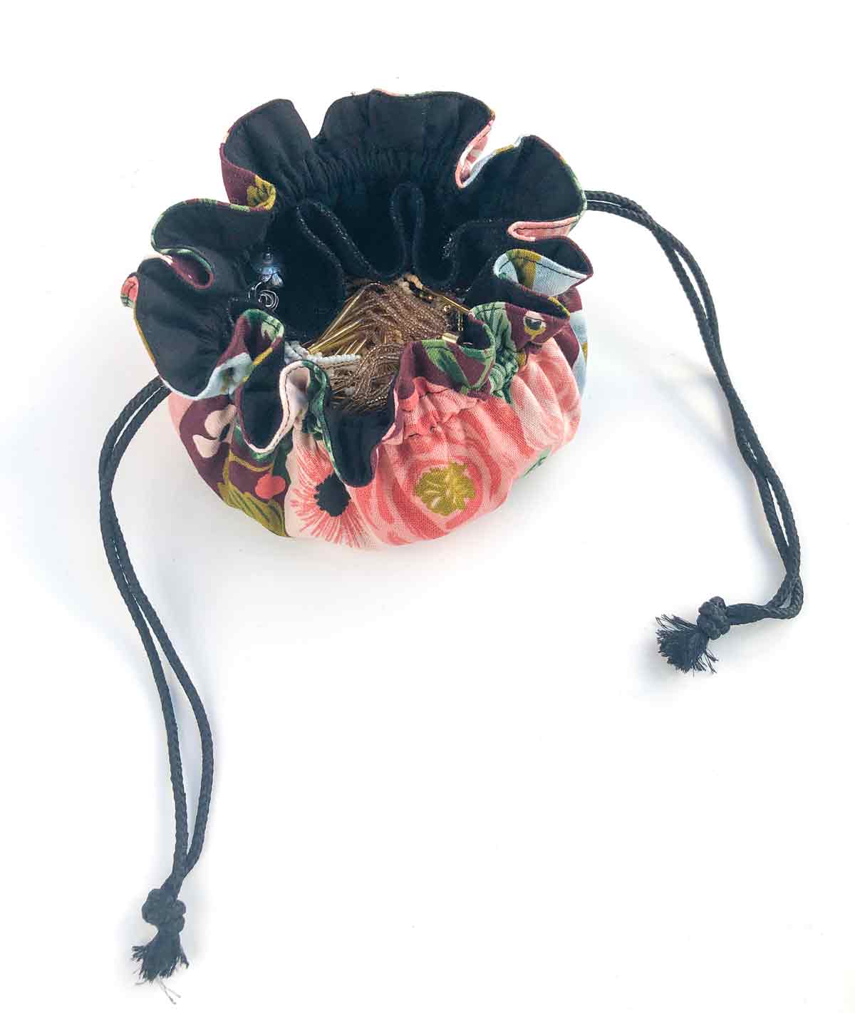 Simple Easy Drawstring Jewelry Pouch with 8-Pockets (Free Pattern ...