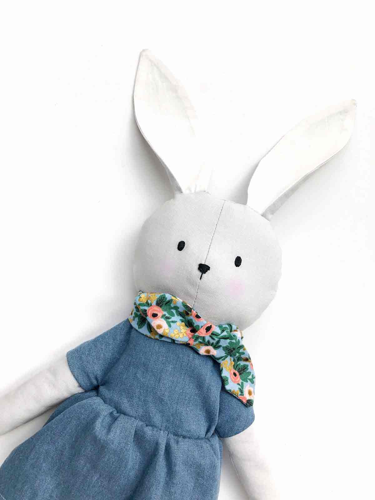 Simple Bunny Sewing Pattern (Free Template) - MindyMakes