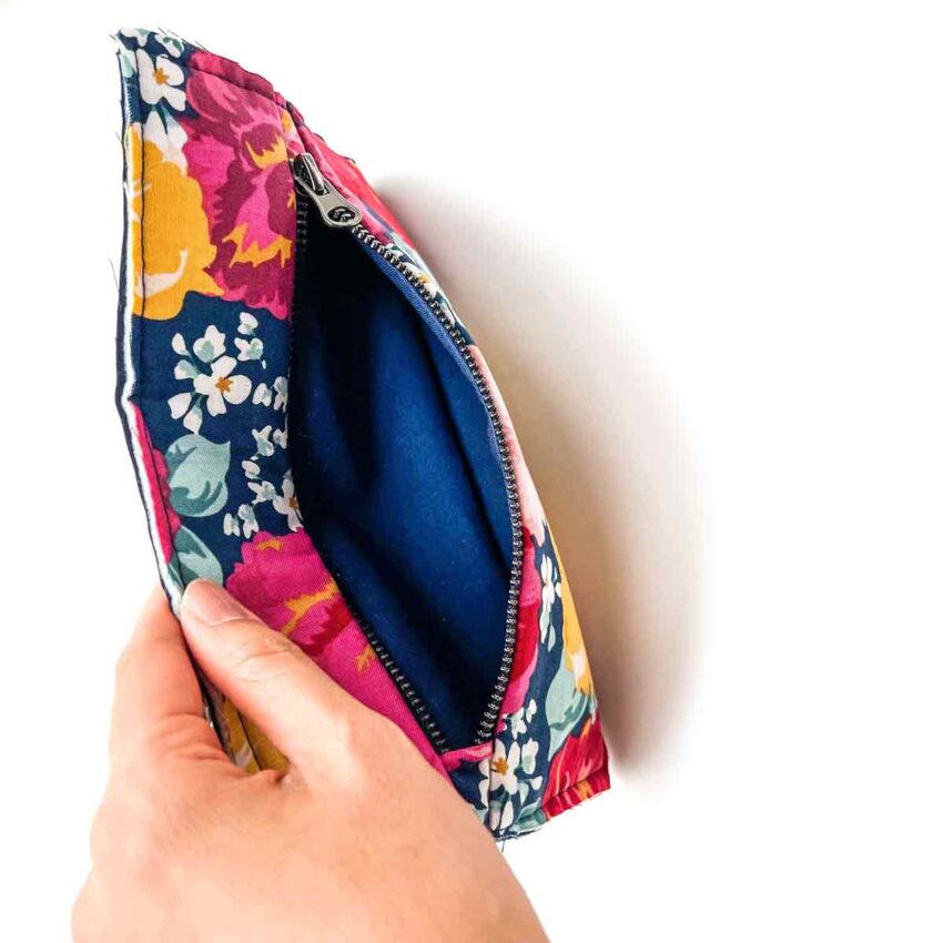 How to Make a Simple Fanny Pack (Free Sewing Pattern) - MindyMakes