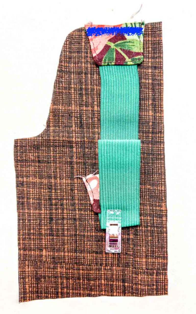 How to make a DIY Notebook Pen Holder (Free Pattern) - MindyMakes