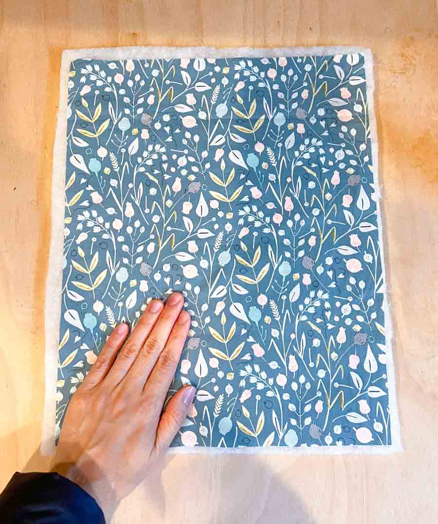 How to Make a Easy DIY Laptop Sleeve (Free Pattern) - MindyMakes