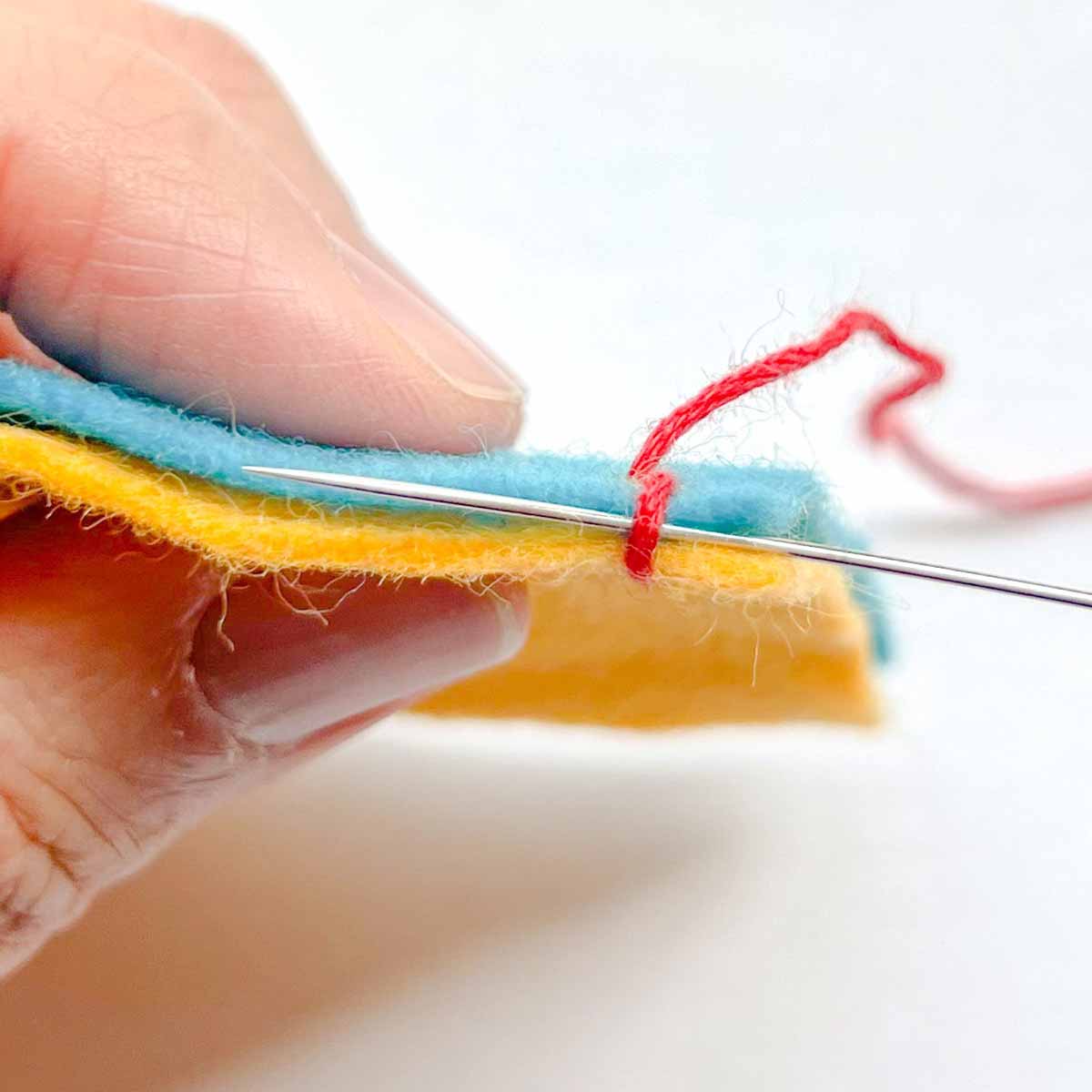 How to Do the Blanket Stitch: Step-by-Step Photo Tutorial - MindyMakes