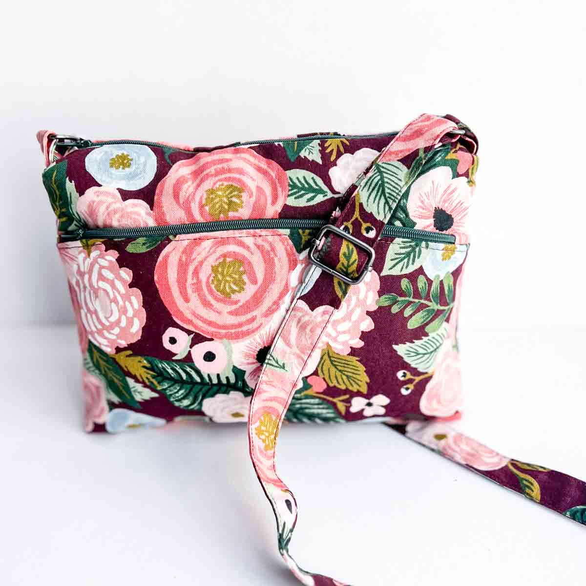 How to Sew an Adjustable Strap for a Bag (Free Pattern) - MindyMakes